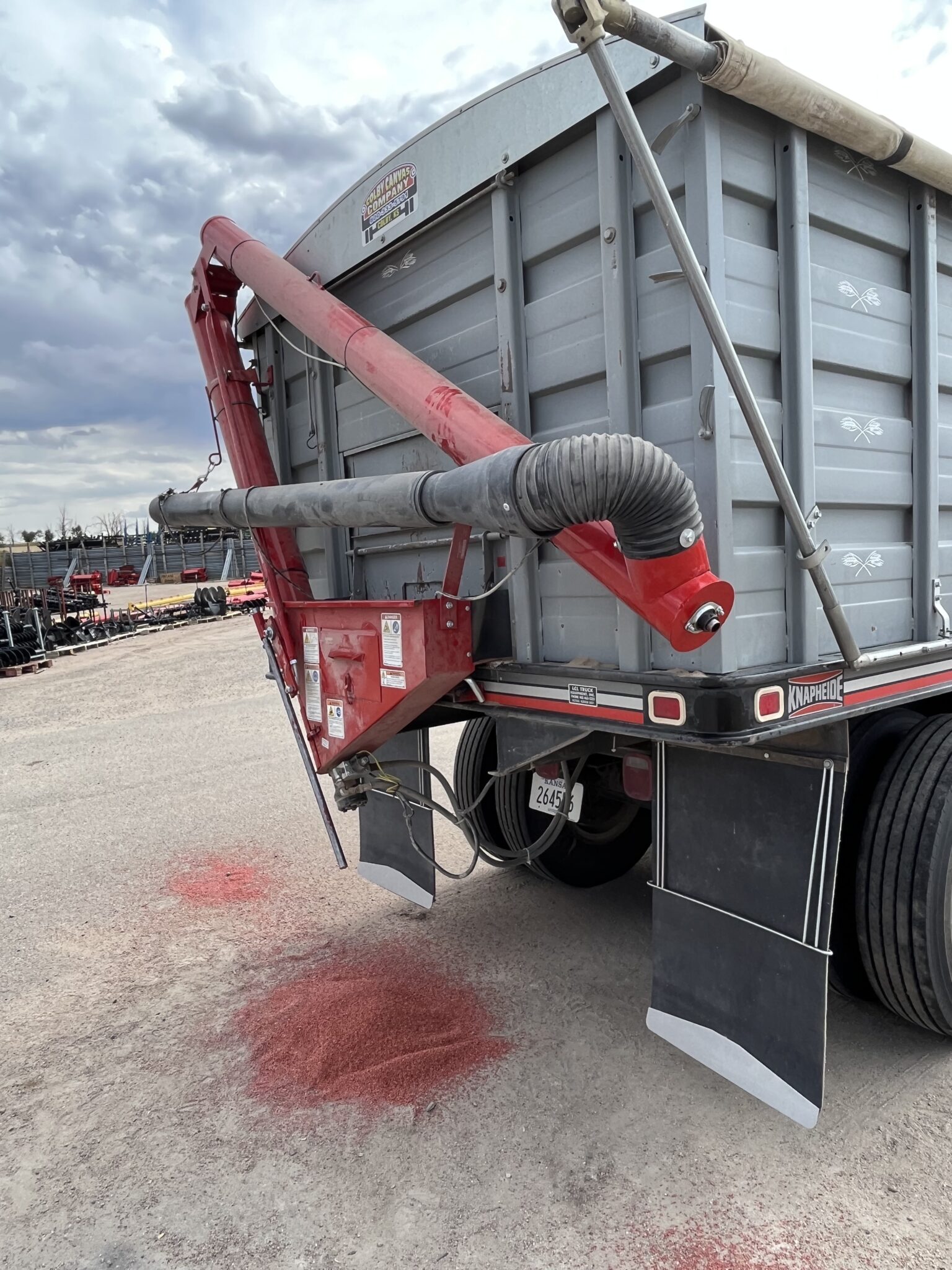 WFDF614 - Beaver Valley Supply - Westfield Tailgate Auger - Steel Flighting