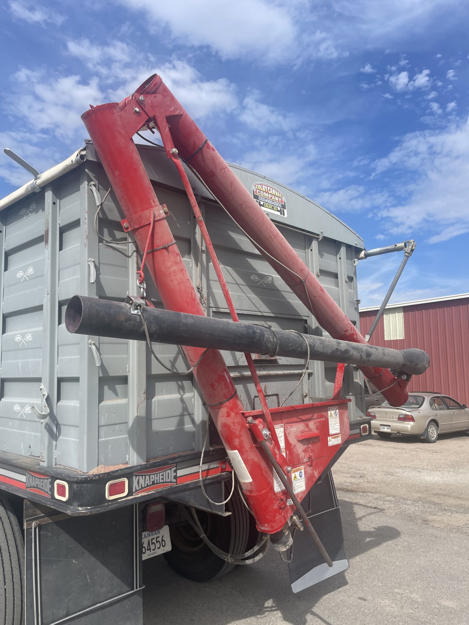 WFDF614 - Beaver Valley Supply - Westfield Tailgate Auger - Steel Flighting